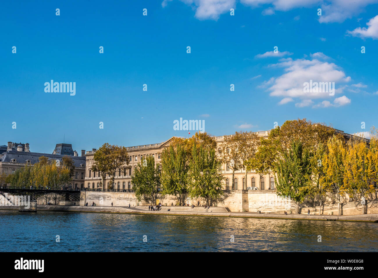 Bank building bridge hi-res stock photography and images - Alamy