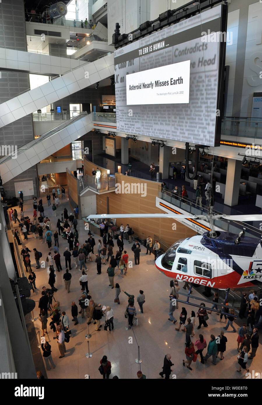 Museum goers hi-res stock photography and images - Alamy