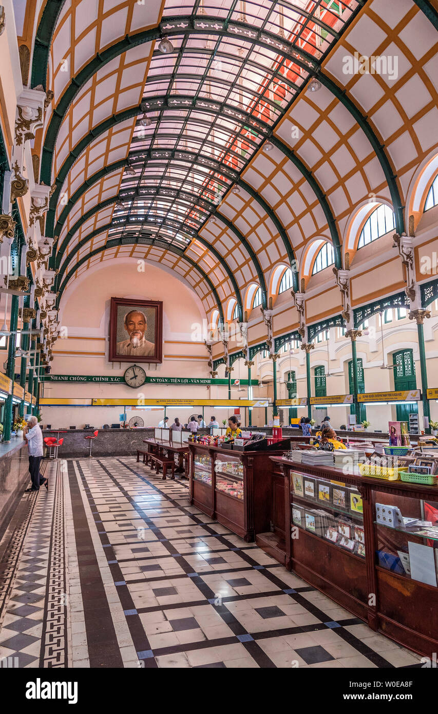 Vietnam, Ho Chi Minh Ville (Saigon), interior of the Central Post ...