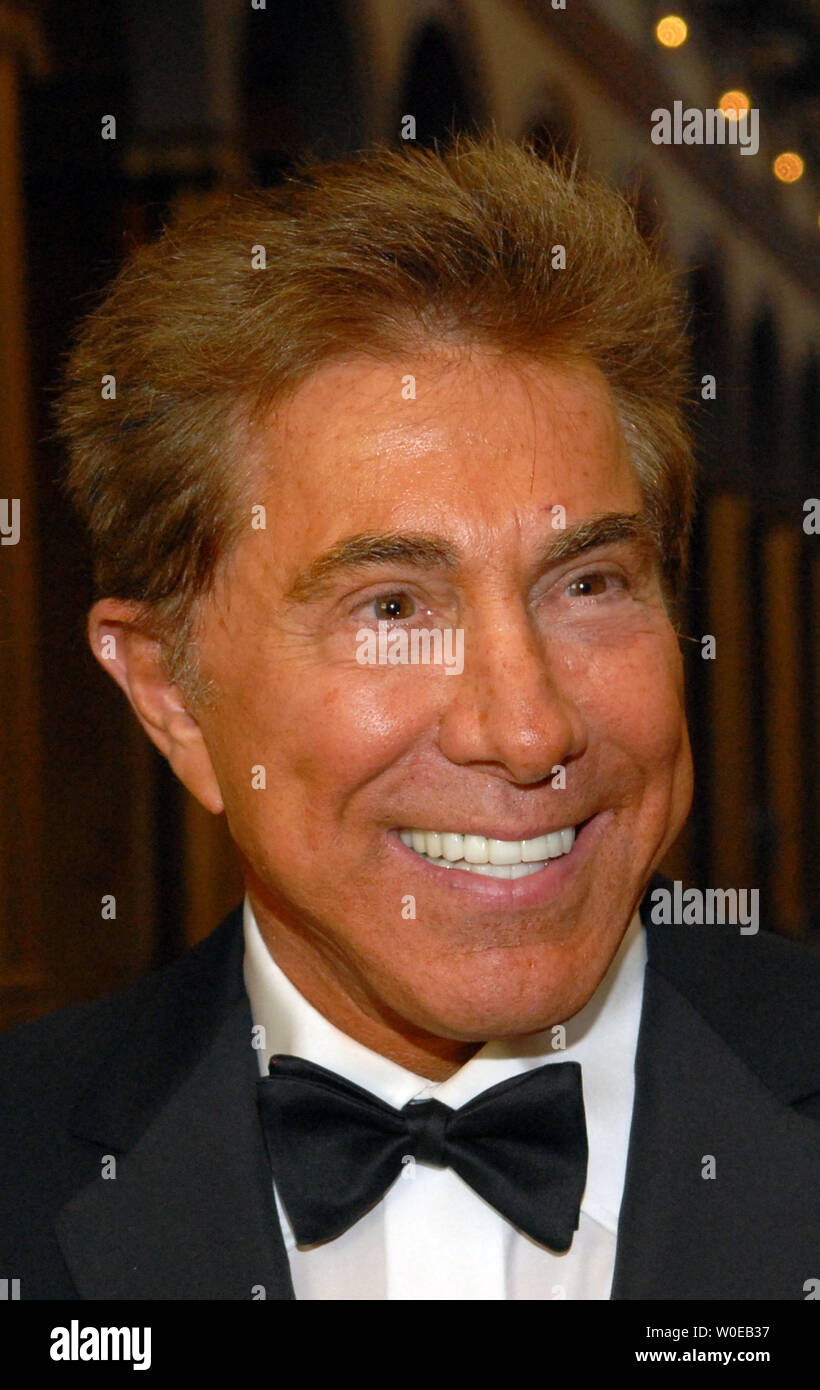 American casino resort developer Steve Wynn attends the Sons of Italy ...