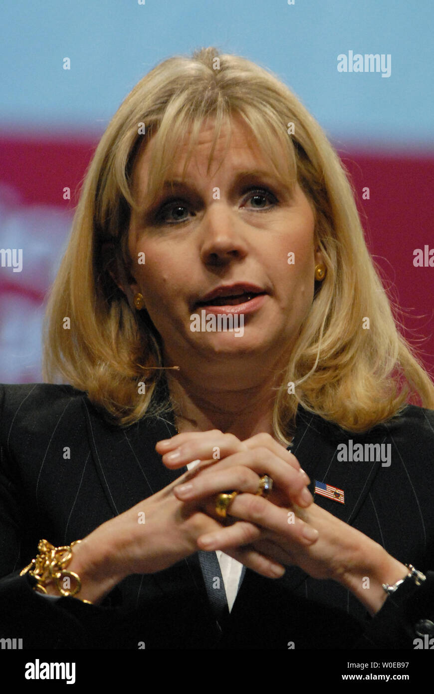 Elizabeth cheney hi-res stock photography and images - Alamy