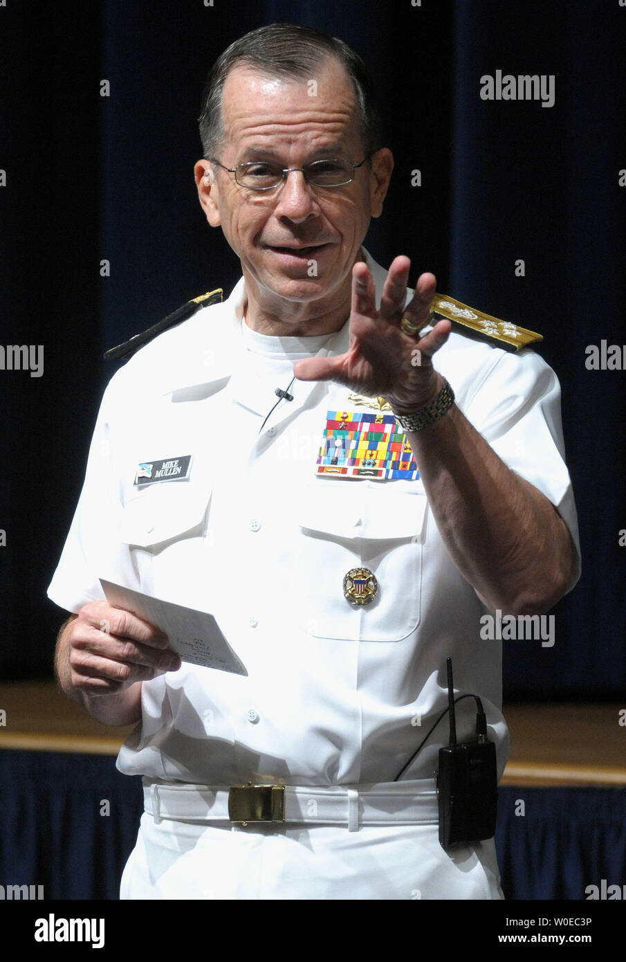 Chairman of the Joint Chiefs of Staff Michael Mullen holds a Joint ...