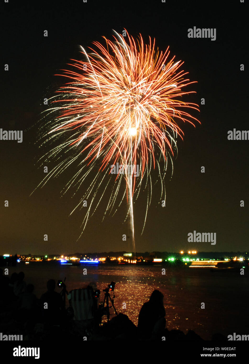 Fireworks explode over the Potomac River in Alexandria, Virginia on ...