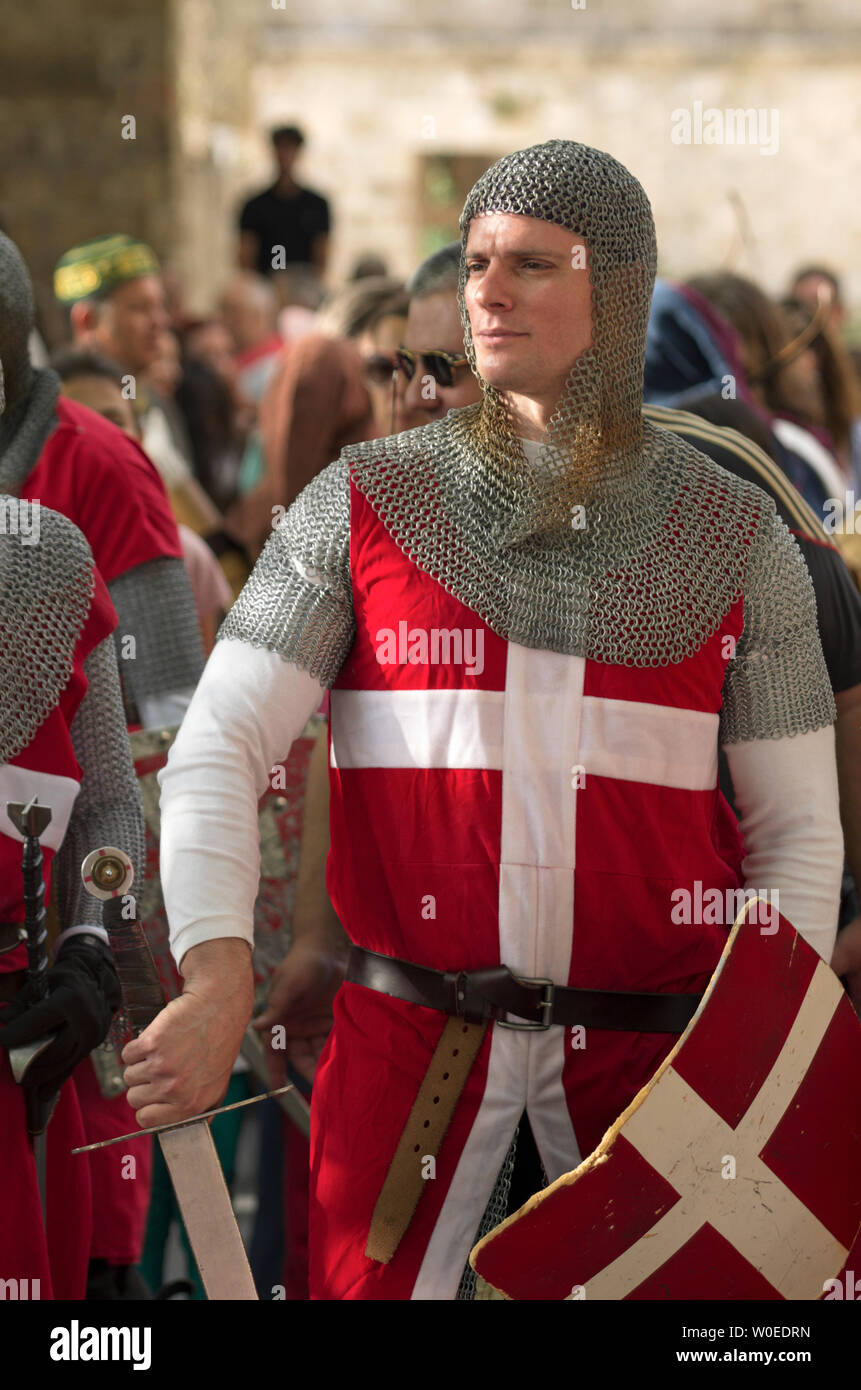 Christian knight hi-res stock photography and images - Alamy