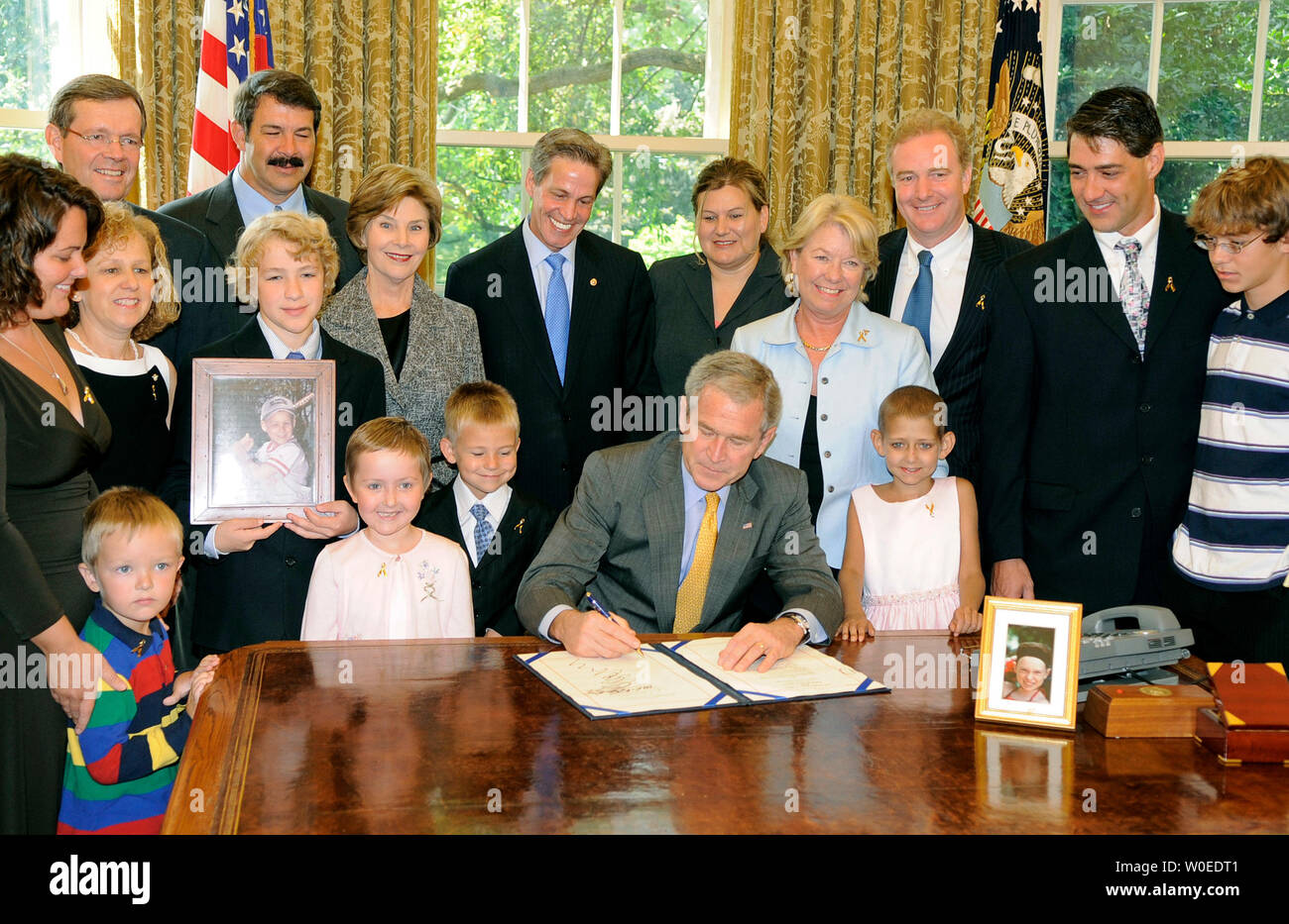 Cancer bush hi-res stock photography and images - Alamy