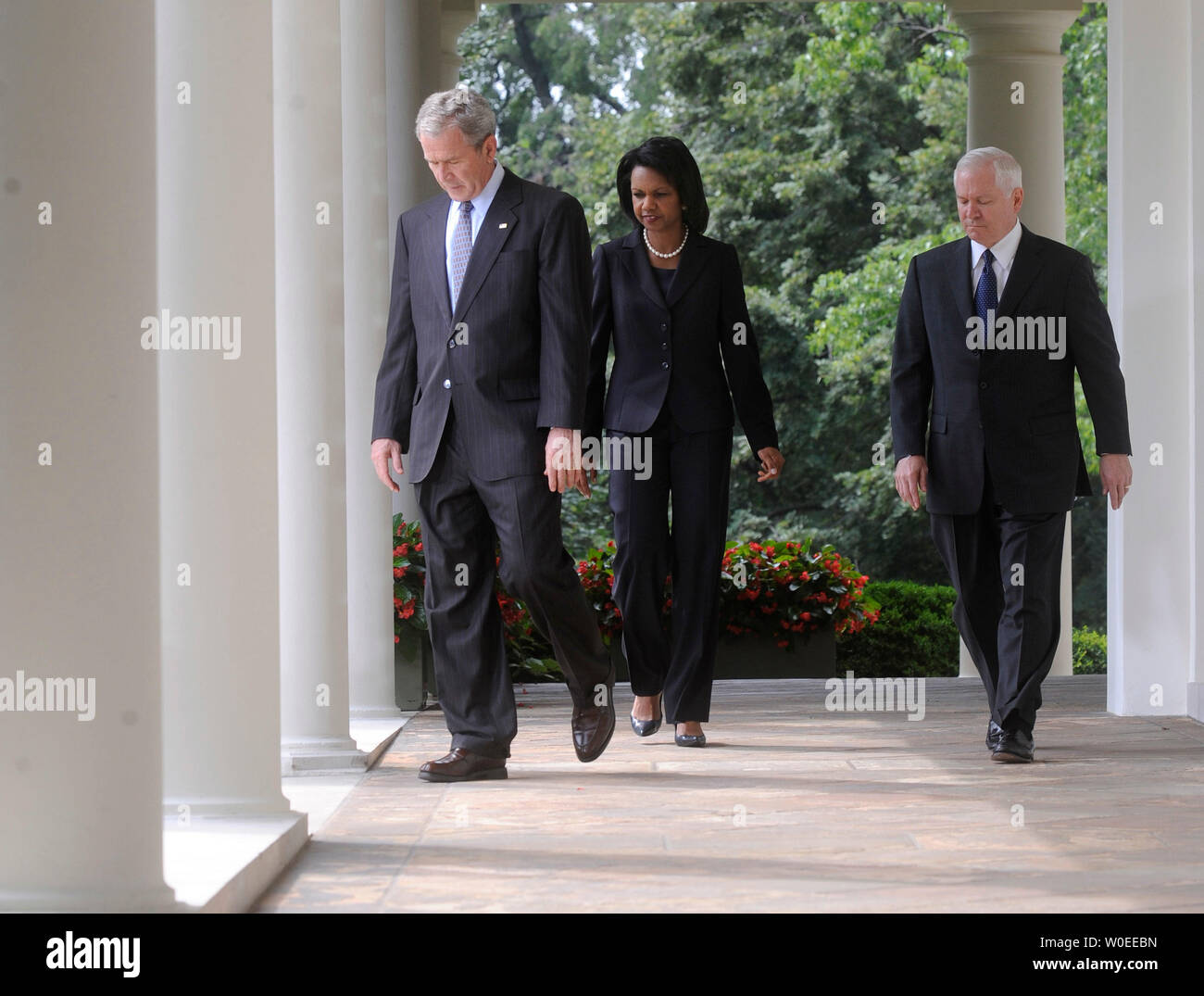 U.S. President George W. Bush (L), Secretary of State Condoleezza Rice ...