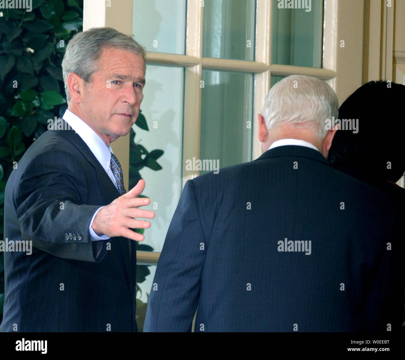 Oval gates hi-res stock photography and images - Alamy