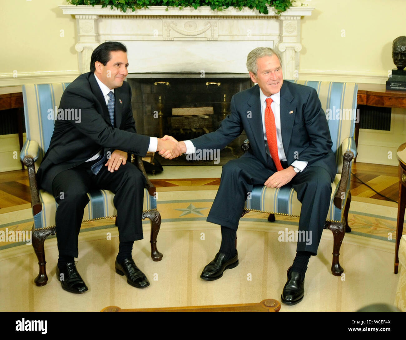 George bush panama hi-res stock photography and images - Alamy