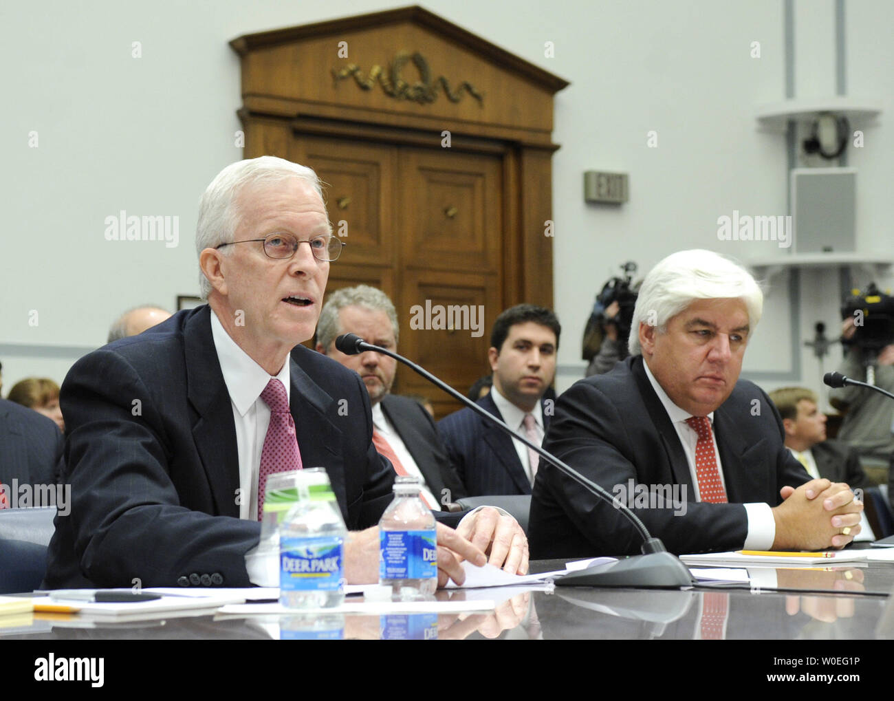 Aig ceos willumstad martin sullivan hi-res stock photography and images ...