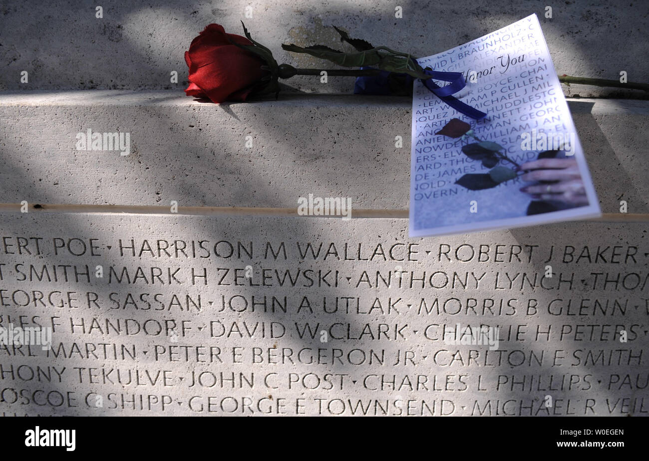 Law enforcement memorial hi-res stock photography and images - Alamy