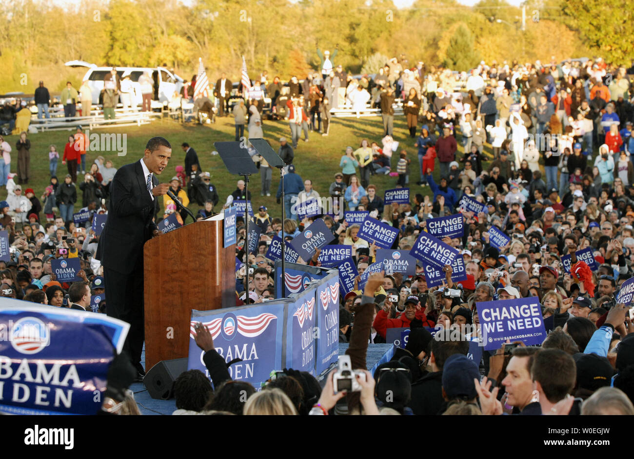 Democratic presidential candidate Sen. Barack Obama (D-IL) speaks at a ...