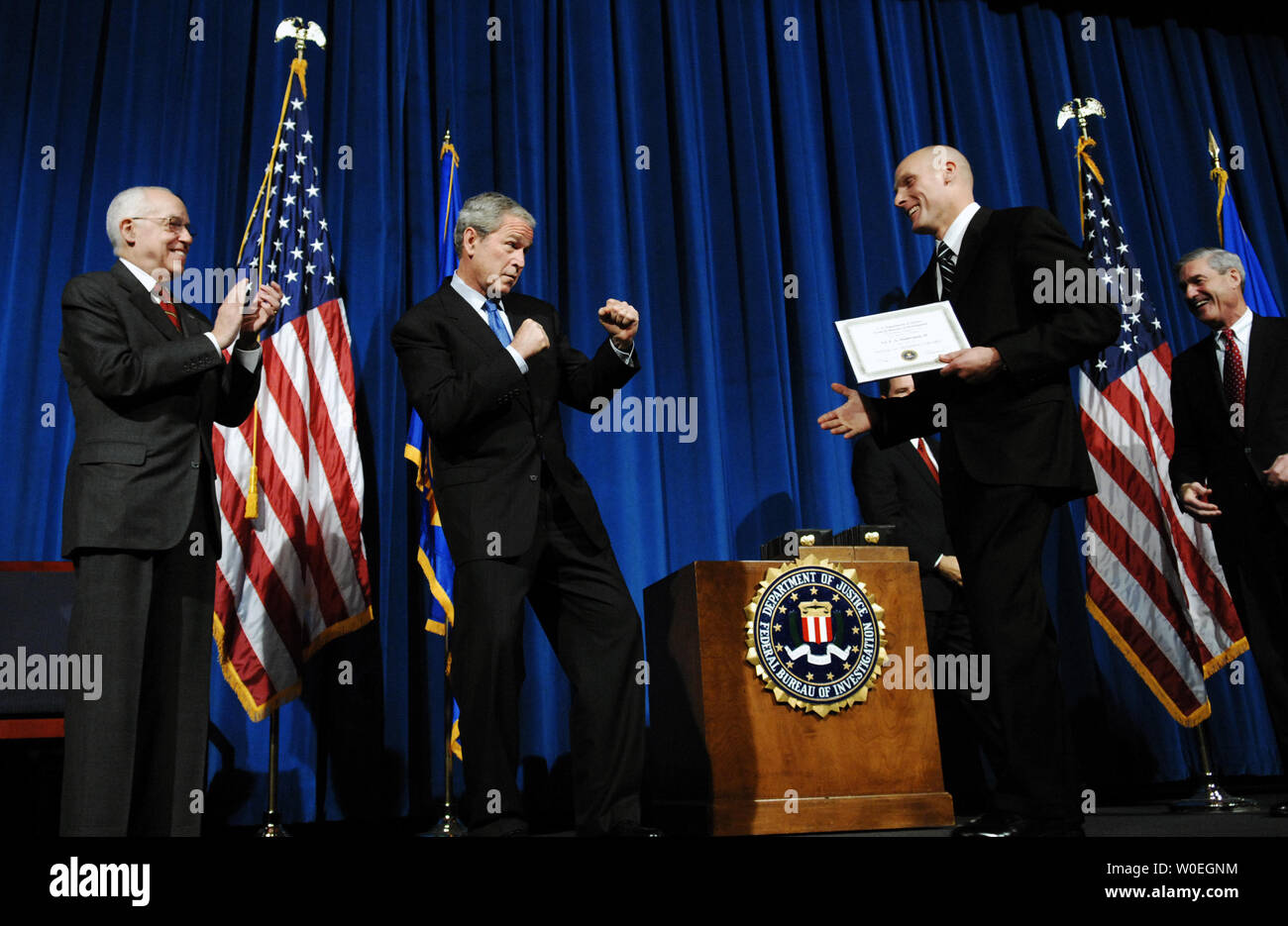 Fbi agents training hi-res stock photography and images - Alamy