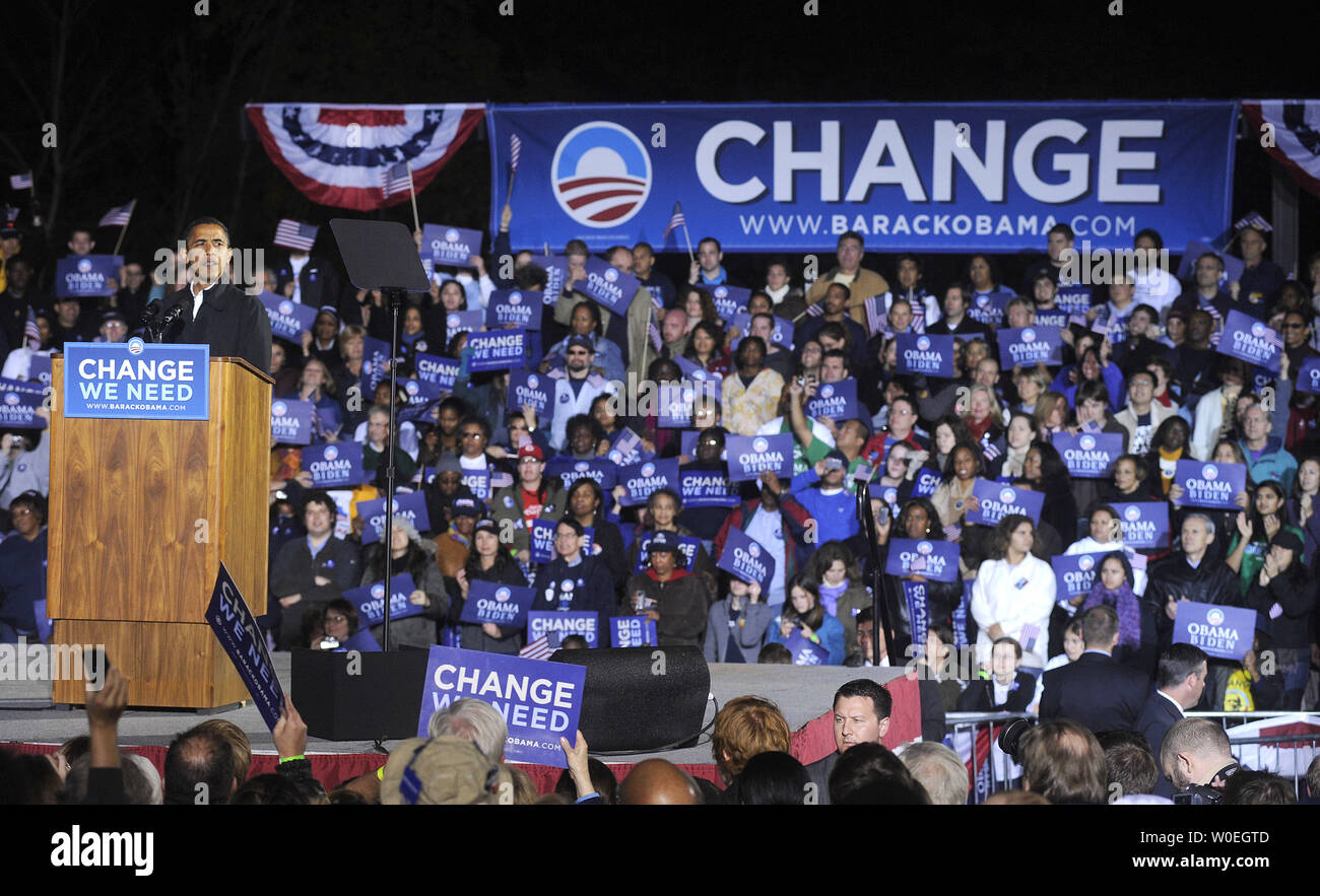 Democratic presidential candidate Sen. Barack Obama (D-IL) delivers ...