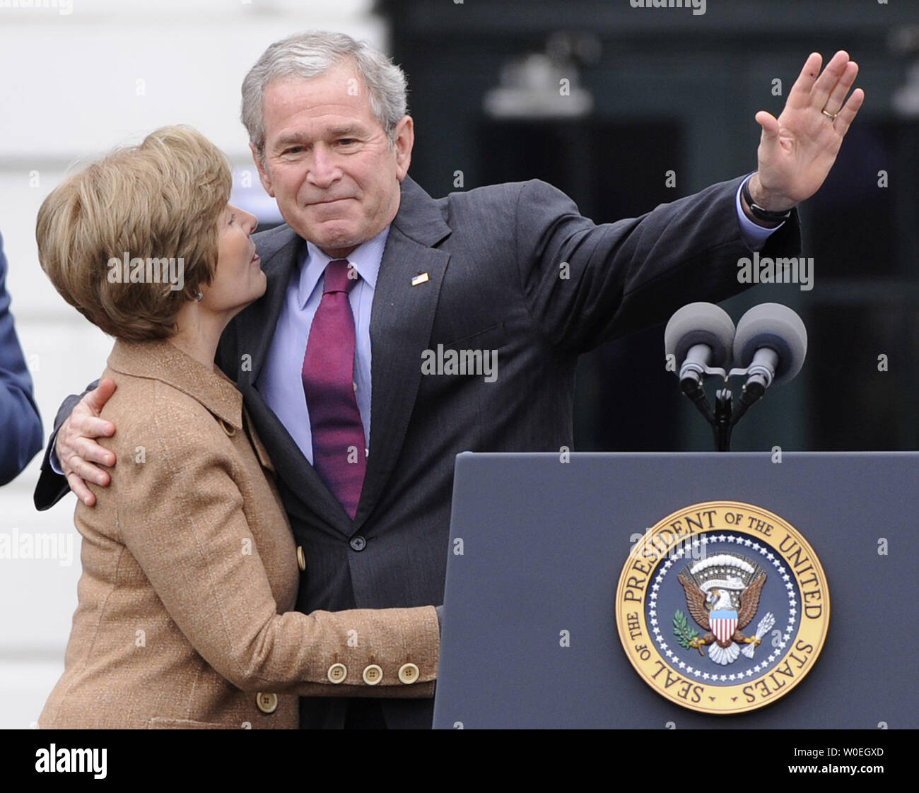 George w. bush first lady white house hi-res stock photography and ...