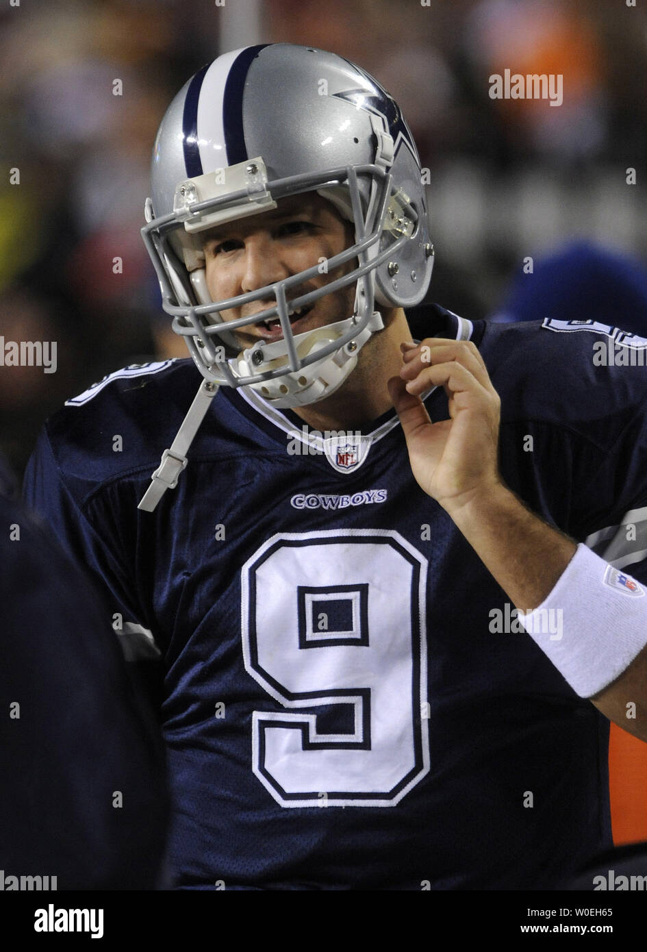 Washington redskins helmet hi-res stock photography and images - Alamy