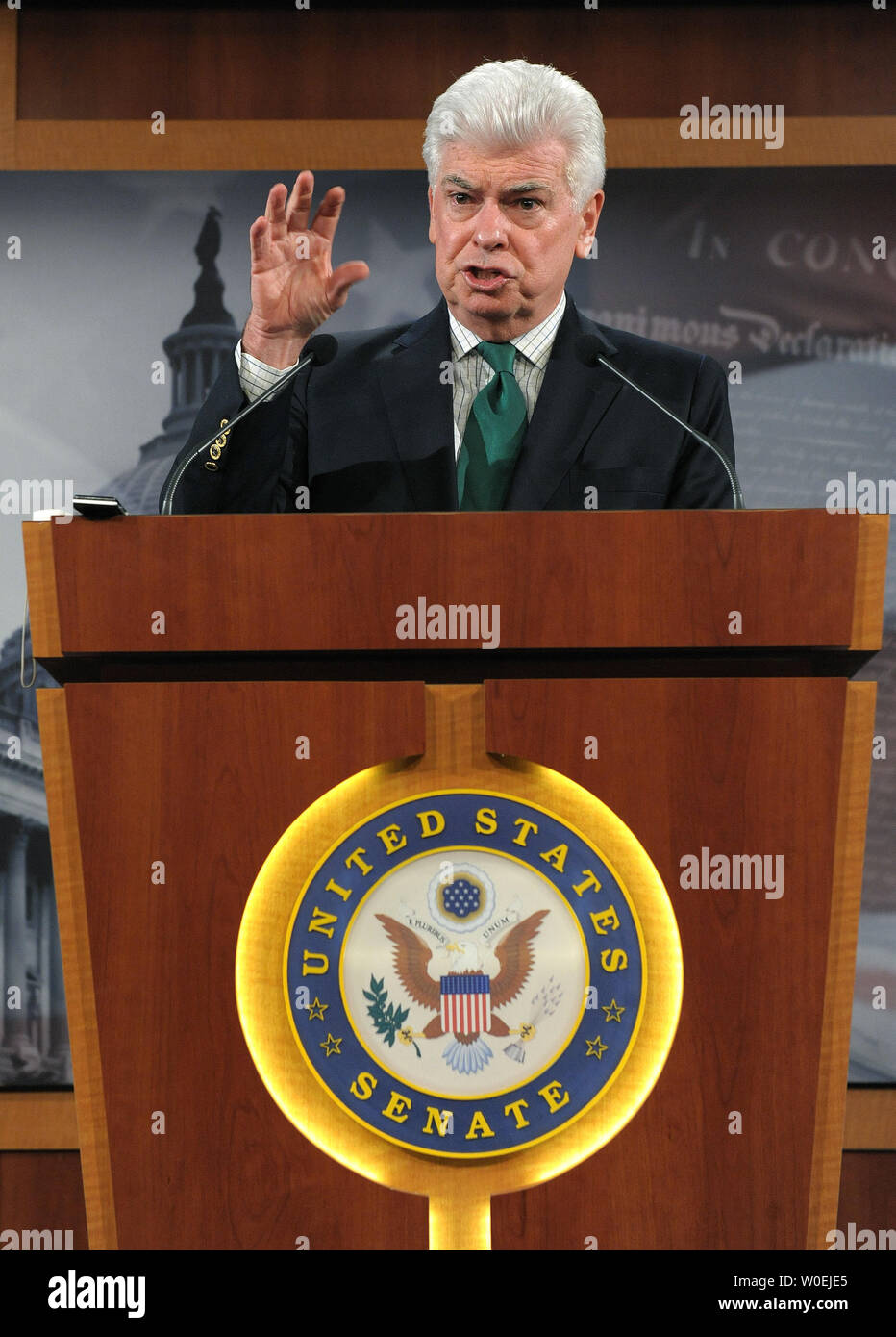 Sen christopher dodd hi-res stock photography and images - Alamy