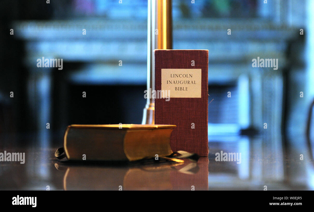 Barack obama presidential library hi-res stock photography and images ...