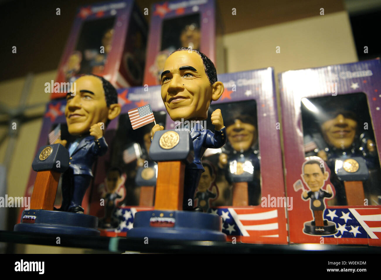Bobbleheads hi-res stock photography and images - Alamy