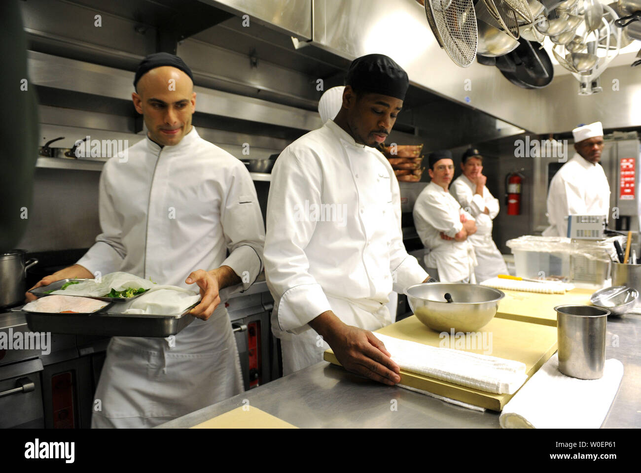 Kitchen staff white house hi-res stock photography and images - Alamy