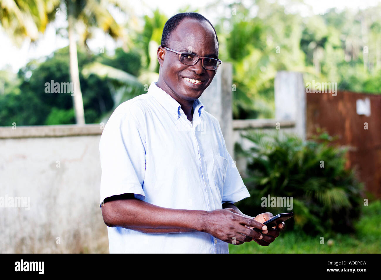 Smiling gentleman hi-res stock photography and images - Alamy