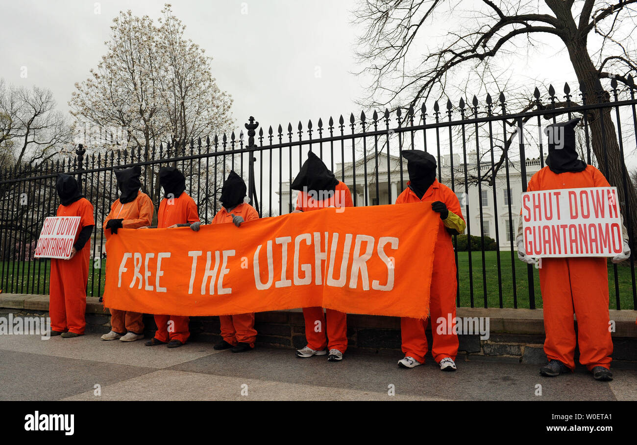 Orange prison jumpsuits hi-res stock photography and images - Alamy