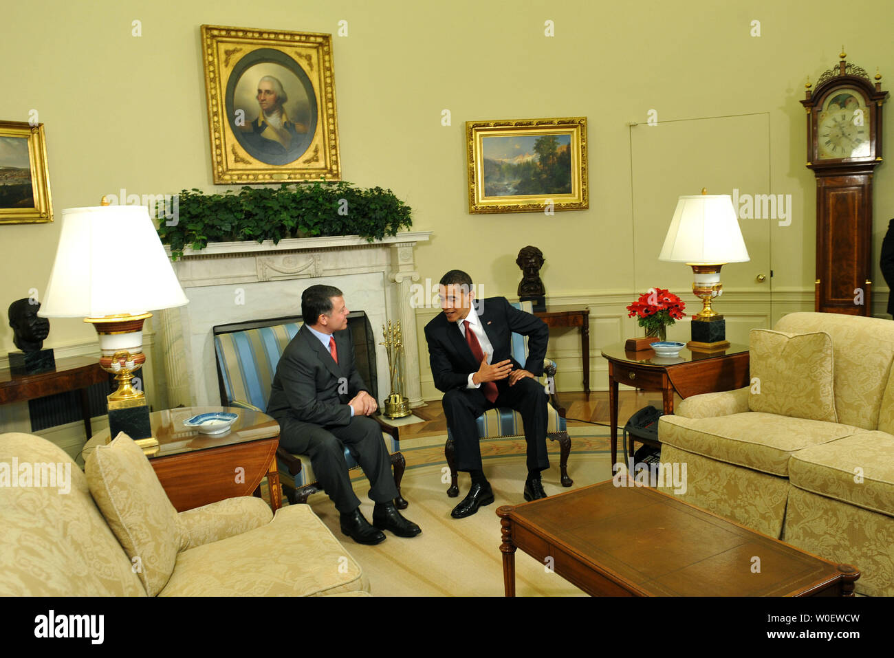 President Barack Obama meets with King Abdullah of Jordan in the Oval ...