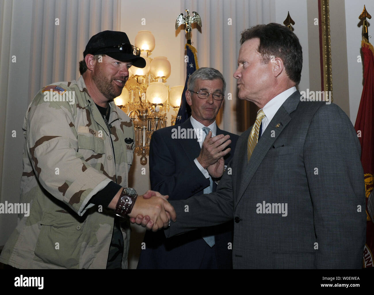 Toby keith award hi-res stock photography and images - Alamy