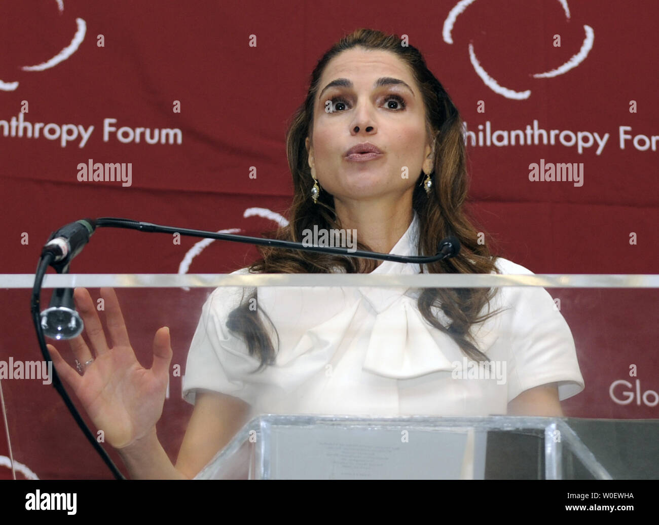 Queen Rania Al-Abdullah of Jordan speaks at the Global Philanthropy ...
