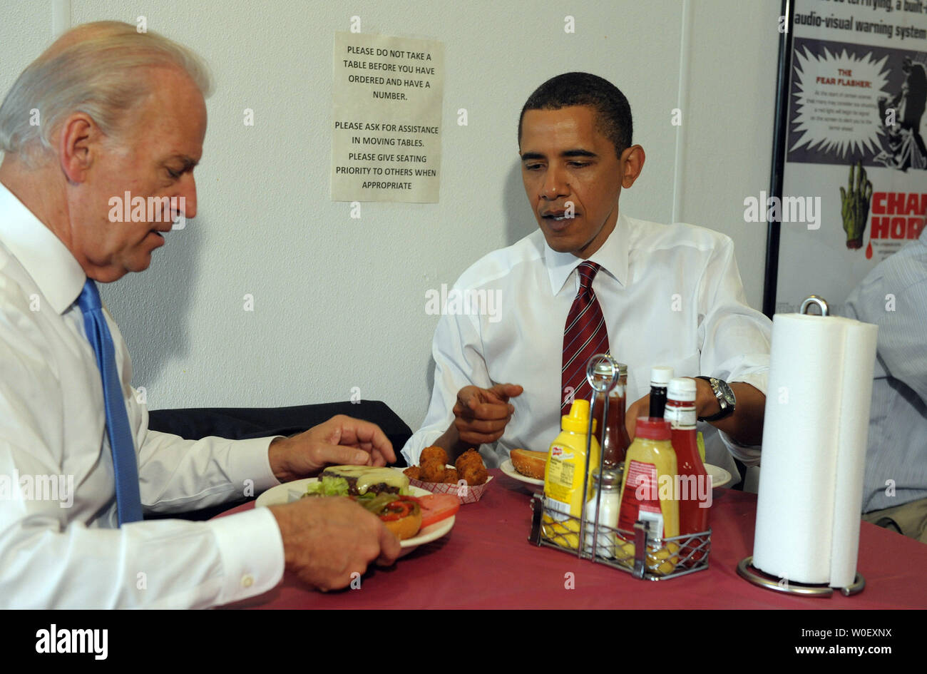 U.S. President Barack Obama and Vice President Joe Biden receive their ...