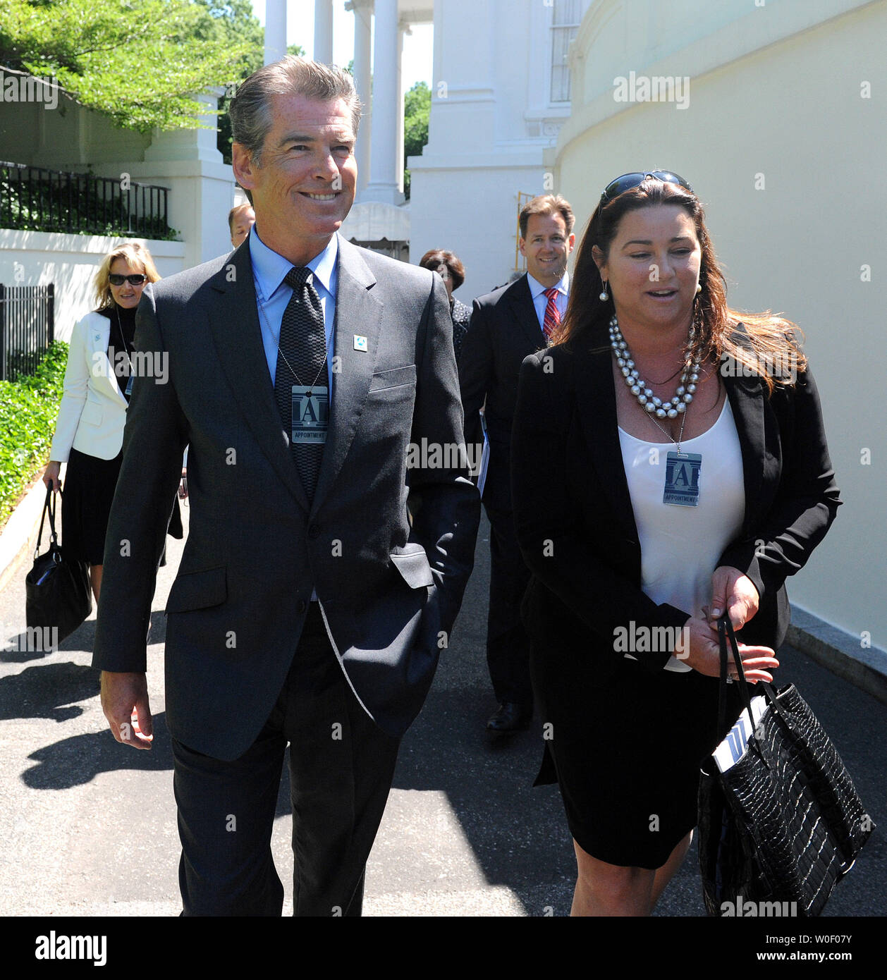 Pierce Brosnan Wife 2009