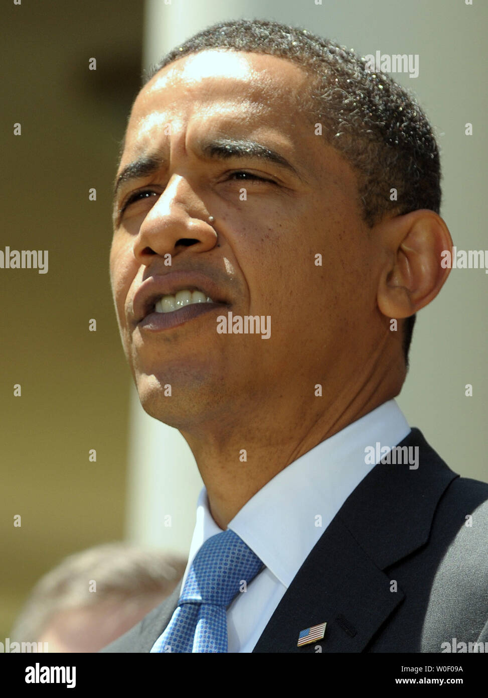 U.S. President Barack Obama announces tightening of auto emissions and ...