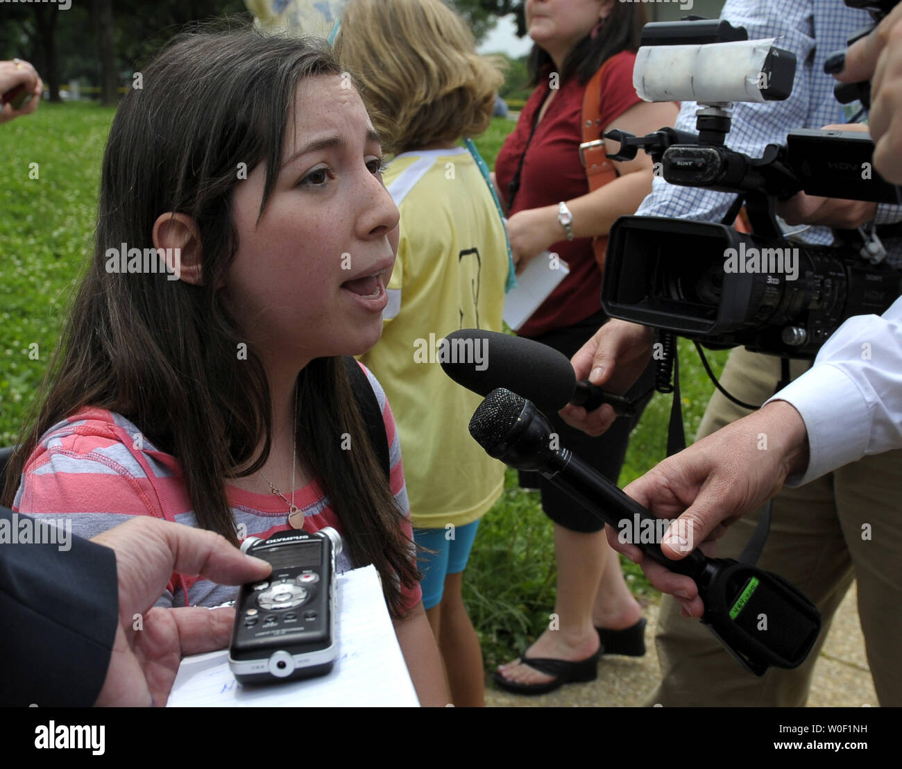 Witness interview hi-res stock photography and images - Alamy