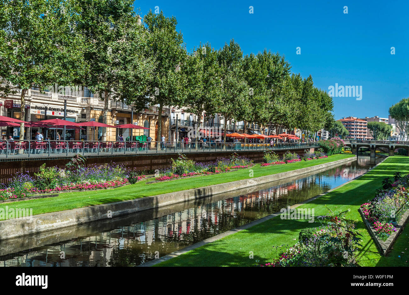 Tet river hi-res stock photography and images - Alamy