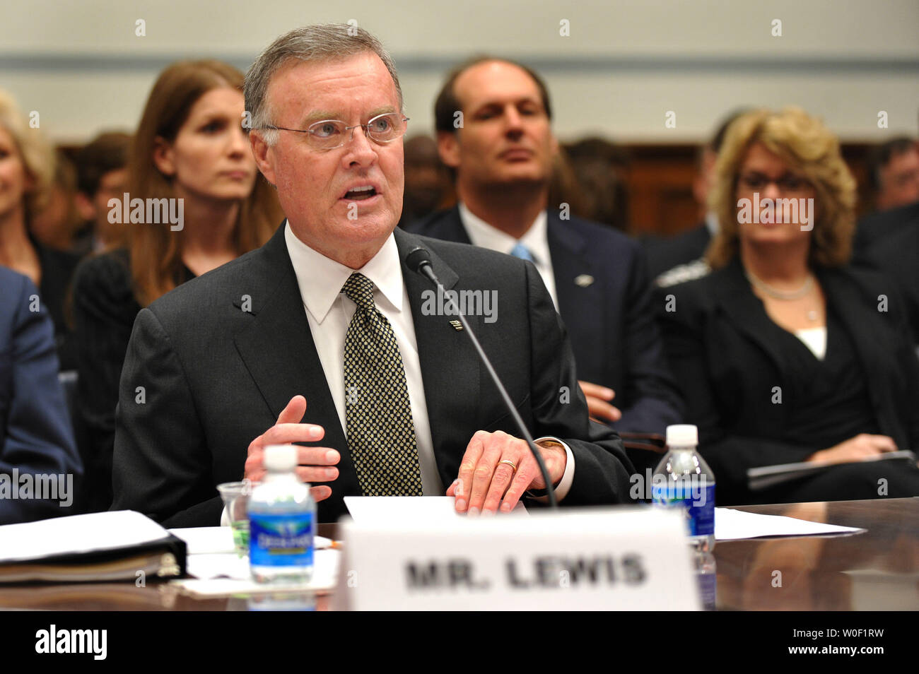Bank of America CEO Kenneth Lewis testifies before a House Oversight ...