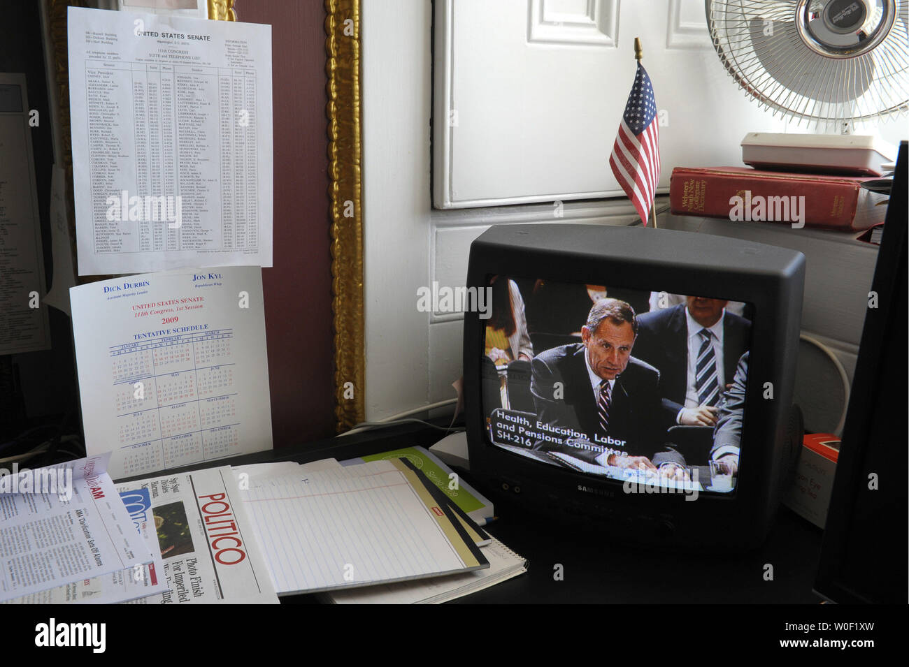 News desk reporters hi-res stock photography and images - Alamy