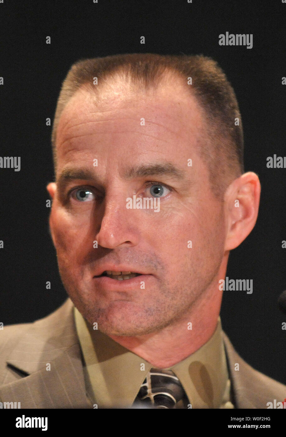 Man year awards hi-res stock photography and images - Alamy