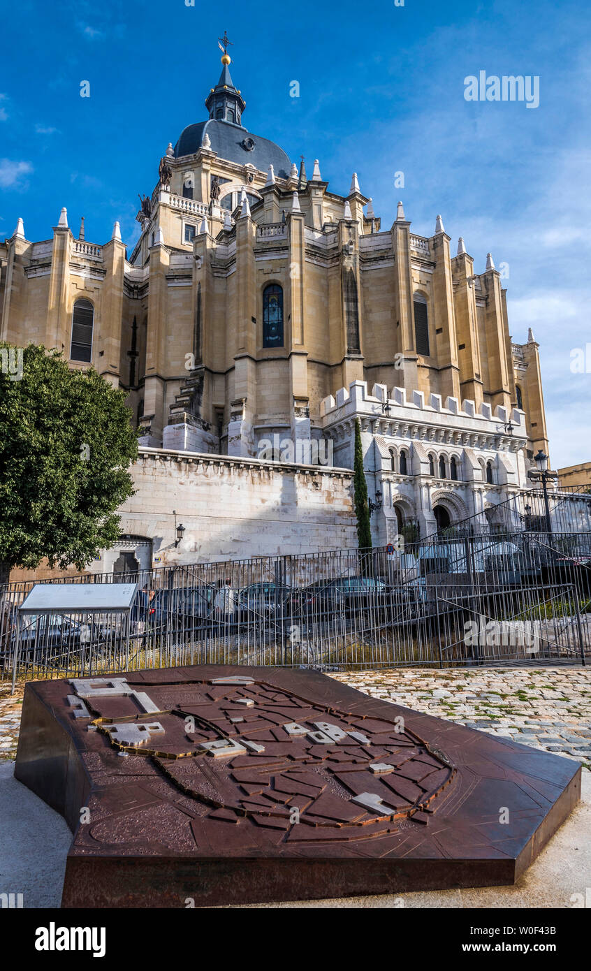 Spain, Madrid, Parque Emir Mohamed 1, ruins of the islamic wall (9th ...