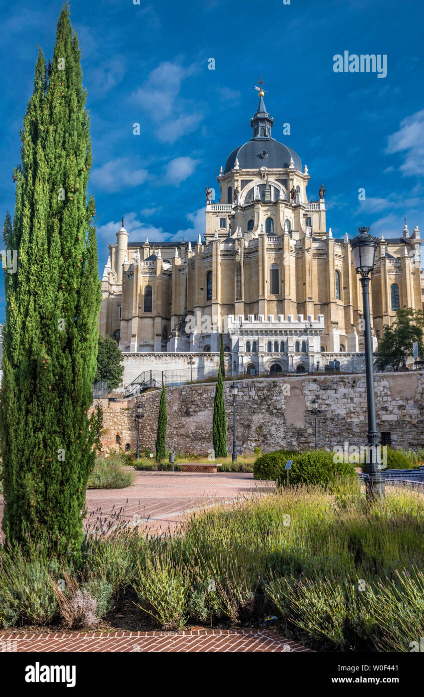 Spain, Madrid, Parque Emir Mohamed 1, ruins of the islamic wall (9th ...