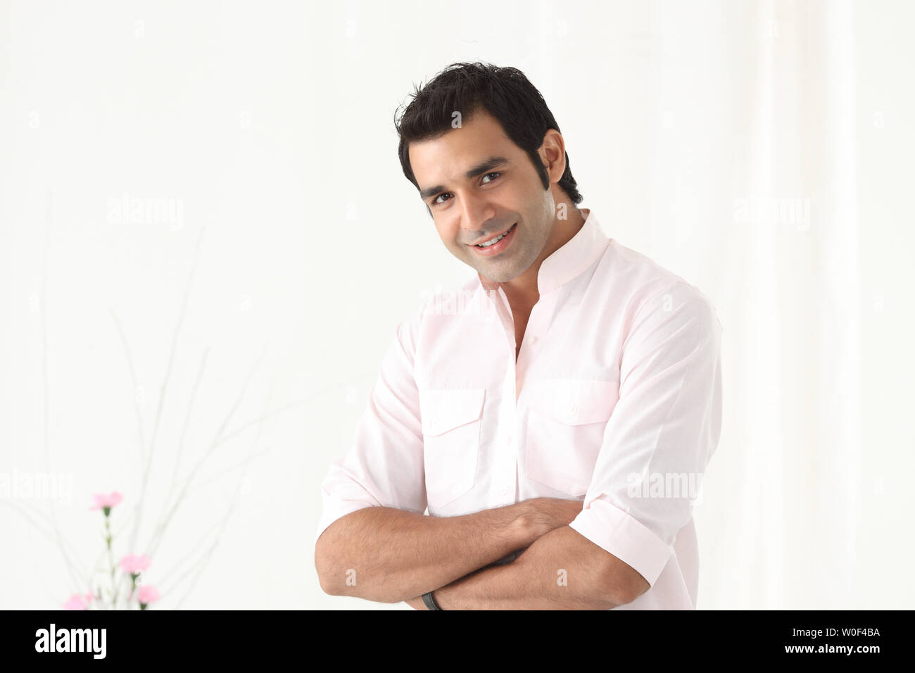 Portrait of a man smiling Stock Photo - Alamy