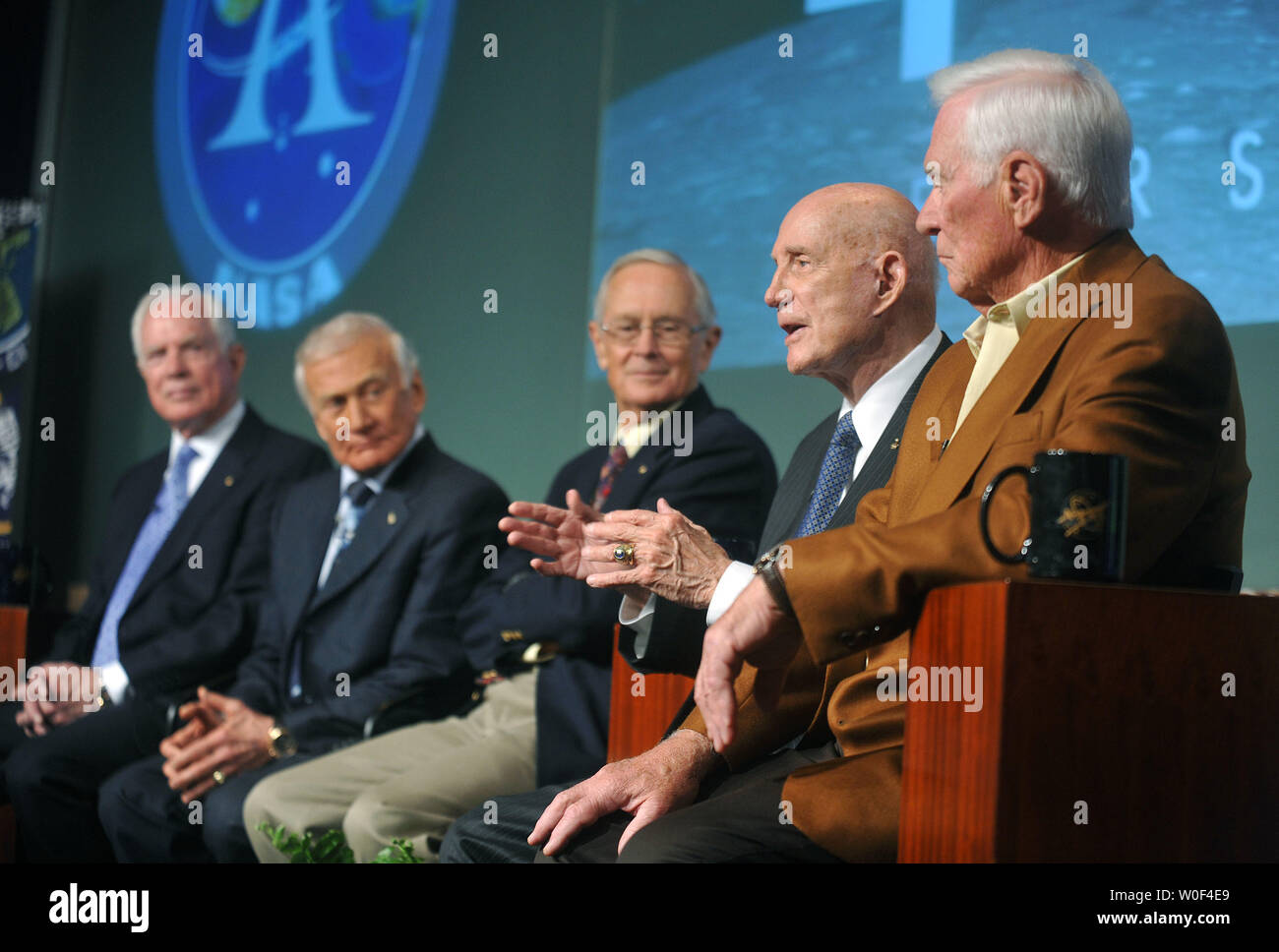 From left to right, former astronauts, David Scott Apollo 9 and Apollo ...