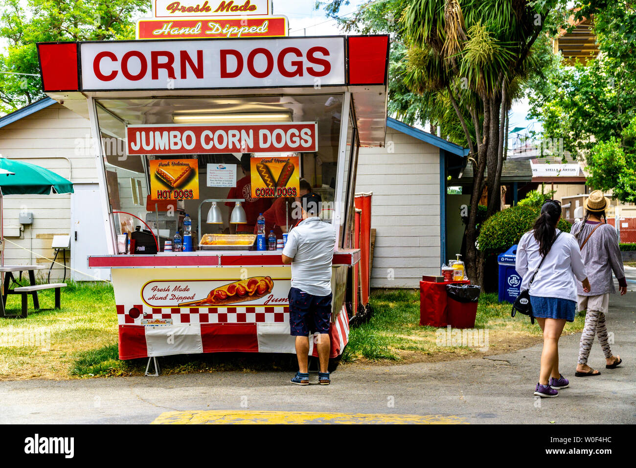 Food Stand at the Alameda County Fair in Pleasanton California Stock ...