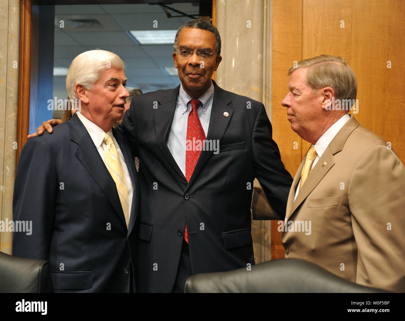 Sen johnny isakson hi-res stock photography and images - Alamy