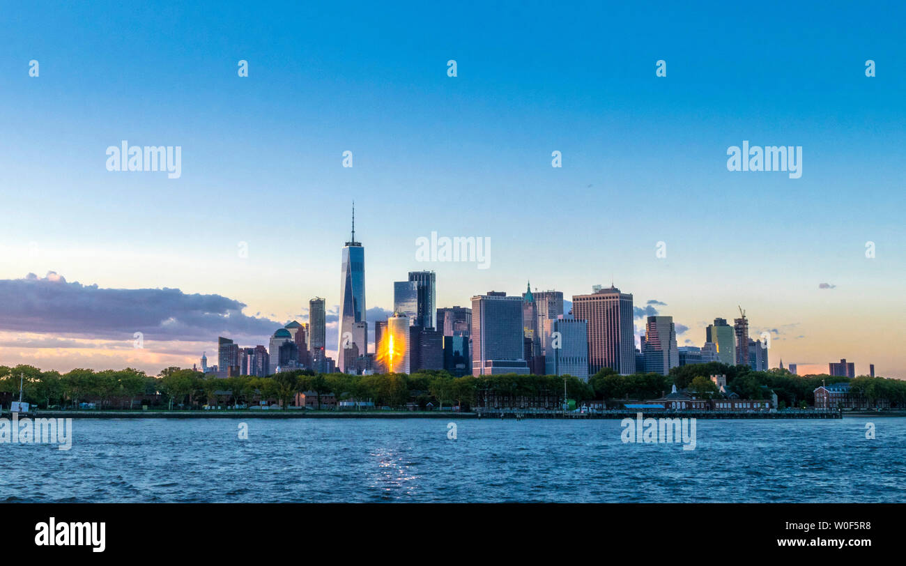 USA, New York, Manhattan, view of the Skyline from the Upper Bay Stock ...
