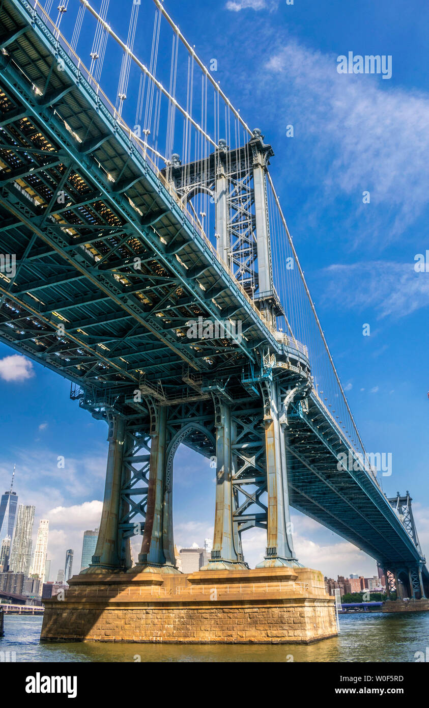 Bridge between manhattan brooklyn hi-res stock photography and images ...