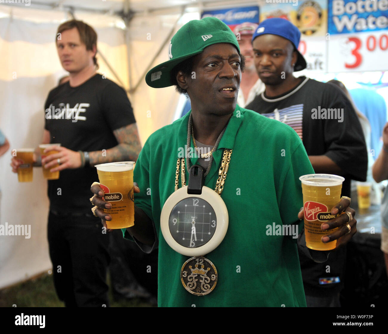 Flava flav hi-res stock photography and images - Alamy