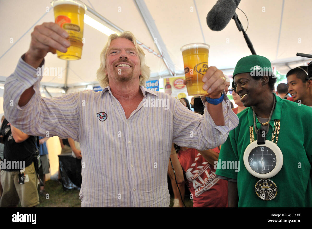 Flava flav hi-res stock photography and images - Alamy