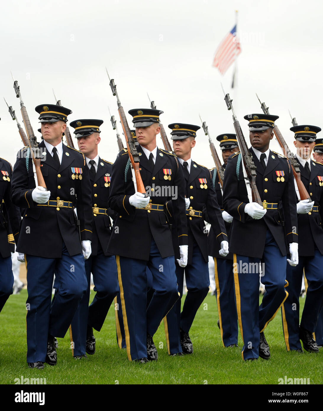 Soldiers in the Honor Guard march during the Pentagon ceremony for ...