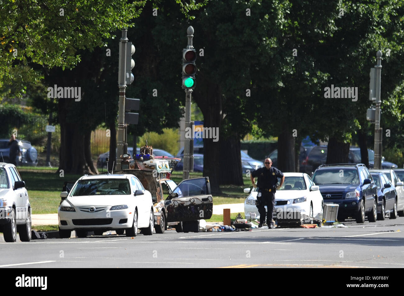 Suspicious vehicle hi-res stock photography and images - Alamy
