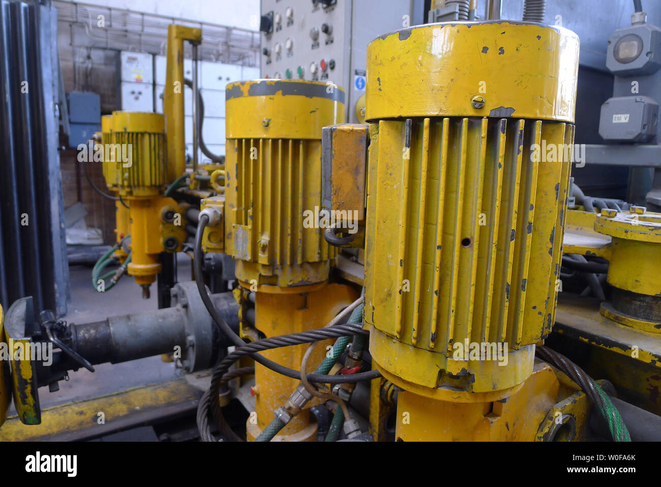 Electric motors hi-res stock photography and images - Alamy