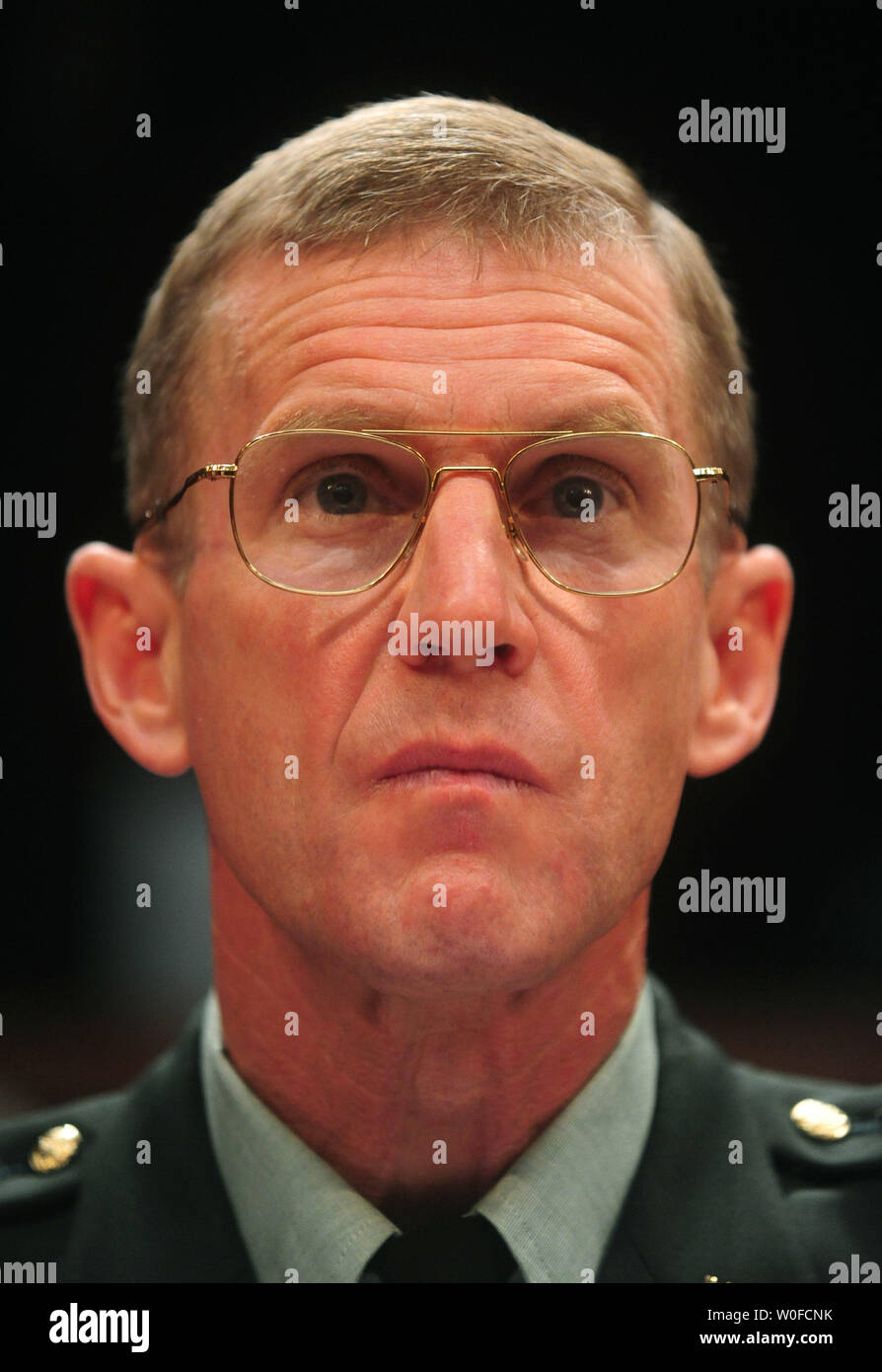 Gen stanley mcchrystal hi-res stock photography and images - Alamy